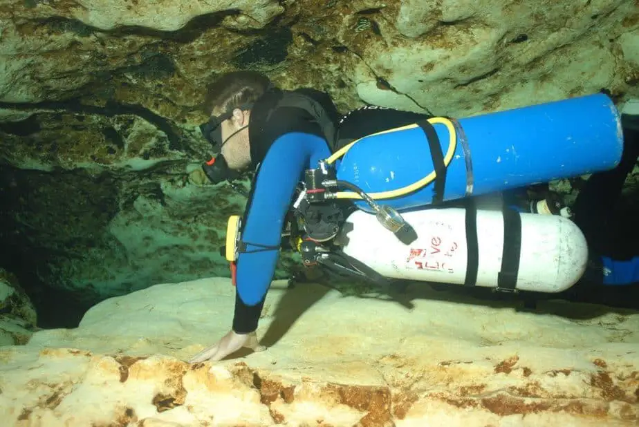 Best Sidemount BCD Review - Perfect for Cave and Wreck Diving - OpenWaterHQ